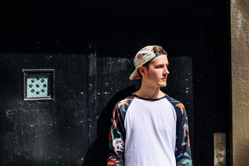 Hazey Eyes dévoile sa collaboration avec FEELDS sur "Some Reason" - La ...